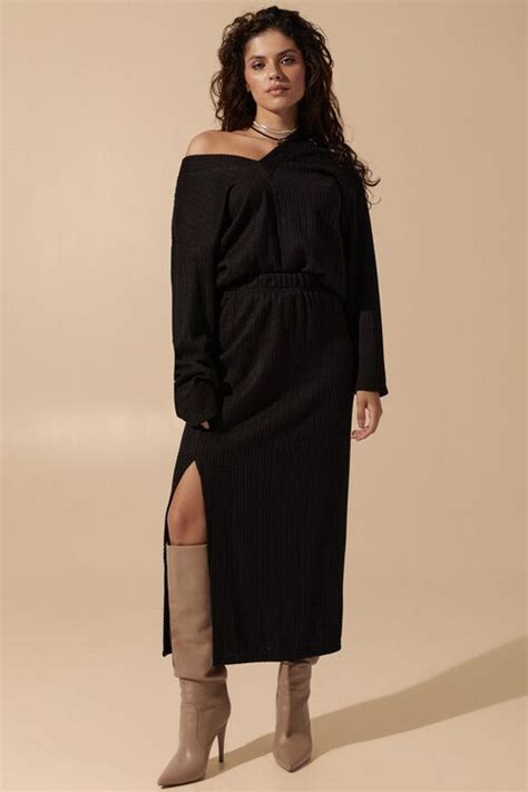 Купити Костюм светр зі спідницею трикотажний чорний костюм колір чорний матеріал трикотаж