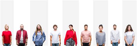 흰색 줄무늬 위에 다른 민족 학술 젊은 사람들의 콜라주 얼굴에 심각한 표정으로 편안한 고립 된 배경 카메라를 보고 간단 하 고 자연 스러운 구도에 대한 스톡 사진 및 기타