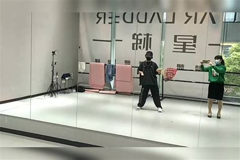 胸的身体分离，前后左右四个方向方向身体