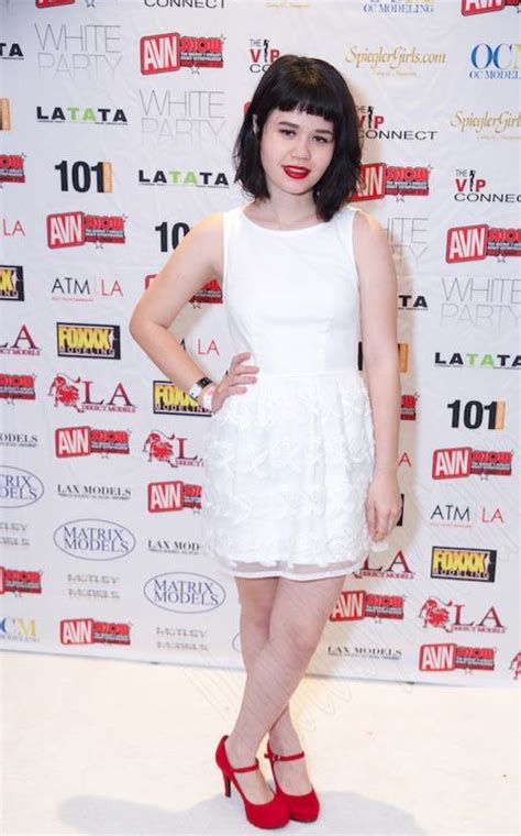 Yhivi Virginal White Dress R Classypornstars