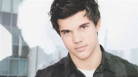 Downloaden Netter Schauspieler Taylor Lautner Wallpaper
