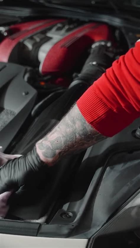 Thực Hiện Phủ Nano Gương Hậu Tại Nhà đơn Giản Giúp Tăng độ Bền Và Khả Năng Chống Bám Nước Cho