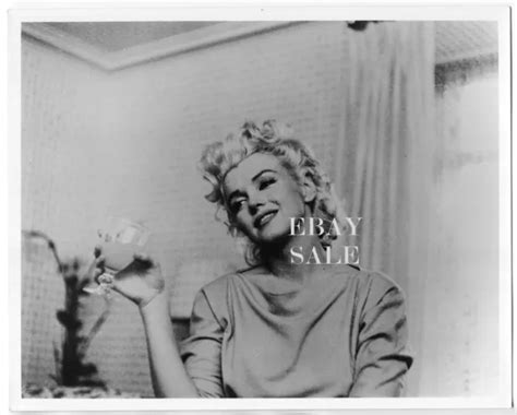 Vintage Marilyn Monroe Rare Hot Candid Photo Sexy Elephant Bare Legs