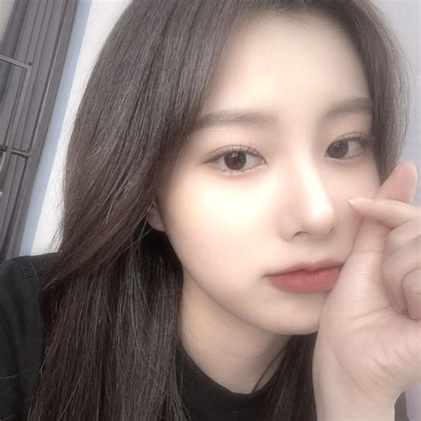 9 Hyewon Ideas Iz One Iz One Hyewon Kpop Girls