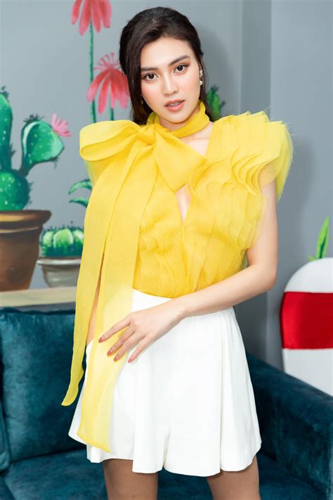 Ninh Dương Lan Ngọc lộ ảnh ôm bụng bầu chạy hoang mang tìm chồng khi bị quay lén Tinmoi