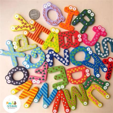 Detail Kolase Huruf Abjad Koleksi Nomer 30