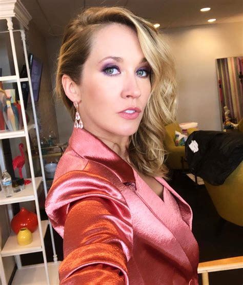 Anna Camp Scrolller