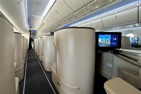 Reviewing Lufthansas Newest And Best Ever Business Class On The Boeing 787 Dreamliner Plane Reviewing Lufthansas Newest And Best Ever Business Class On The Boeing 787 Dreamliner Plane