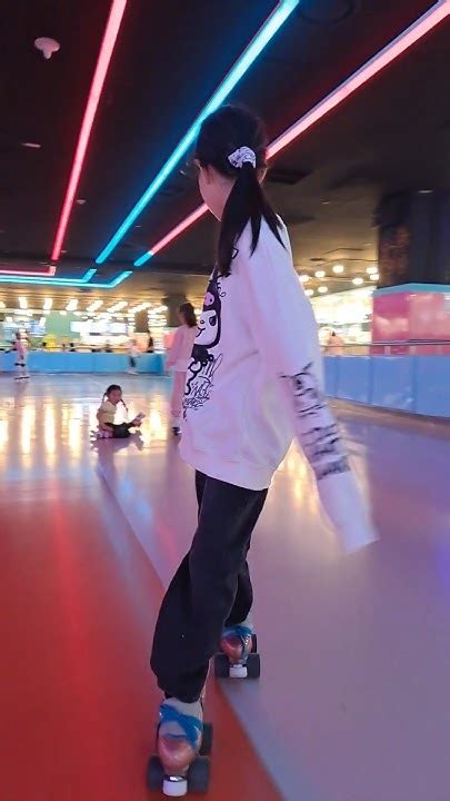 💕 주말을 달리는 소녀~ 💕 롤러스케이트 롤러장 Rollerskating 롤러스케이트 고고랜드 취미 운동 Shorts