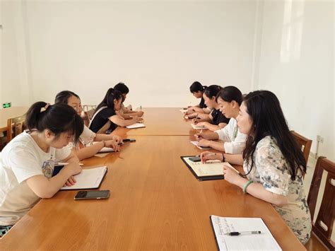 图书馆召开2023年第13次工作例会 图书馆 馆内新闻