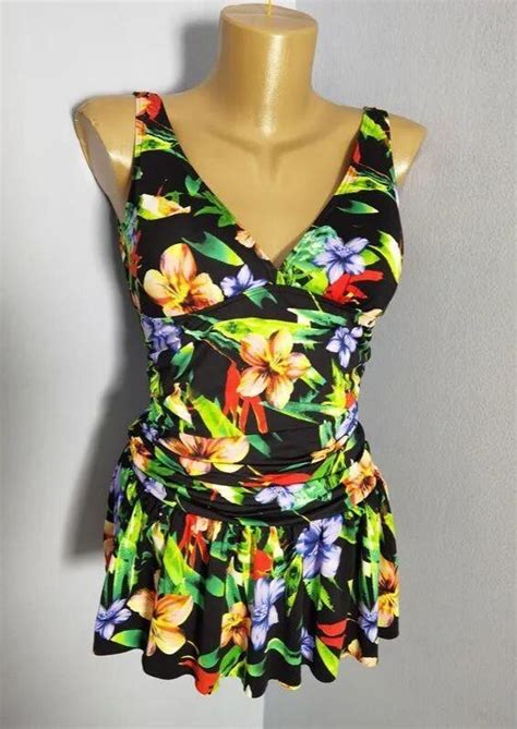 Яскравий купальник зі спідницею р 42 44 — ціна 225 грн у каталозі Купальники Купити жіночі речі