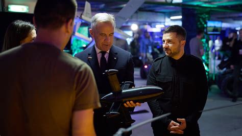 Rtvi Украина не спрашивает разрешения у США на удары вглубь России заявил Зеленский Президент