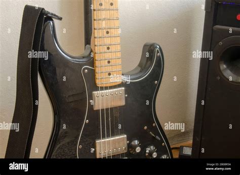 Dirty Electric Guitar Stock Photo Alamy