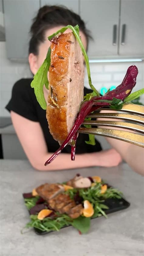 РЕЦЕПТЫ САБИНА САРЫЕВА Мясо по кремлевски Ингредиенты ~1200 гр говядины 50 мл воды 2 3