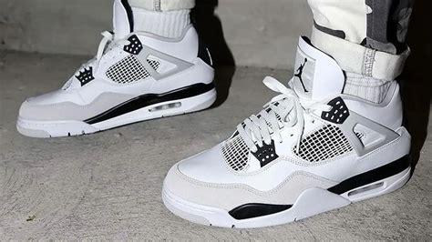 A Closer Look At The Air Jordan 4 Military Black