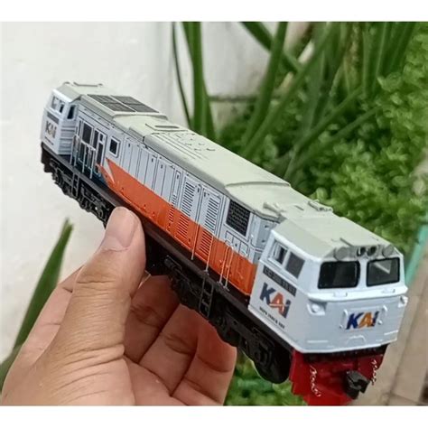 Jual Miniatur Lokomotif Cc 206 Kereta Api Cc 206 Skala Ho Shopee