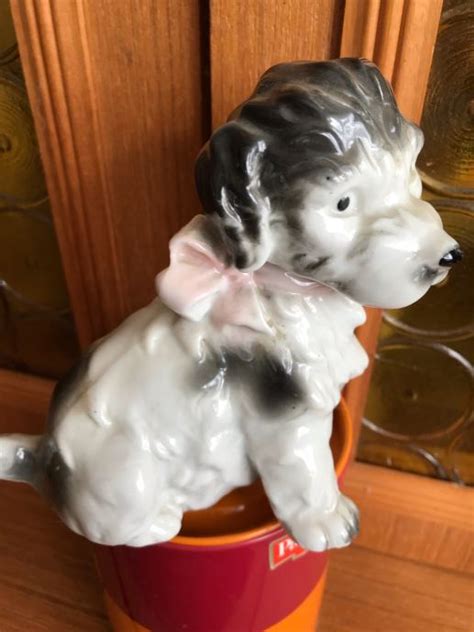 Pas Porculanska Figurica