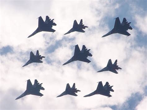 «Стрижи и «Русские витязи не будут показывать фигуры высшего пилотажа 9 мая