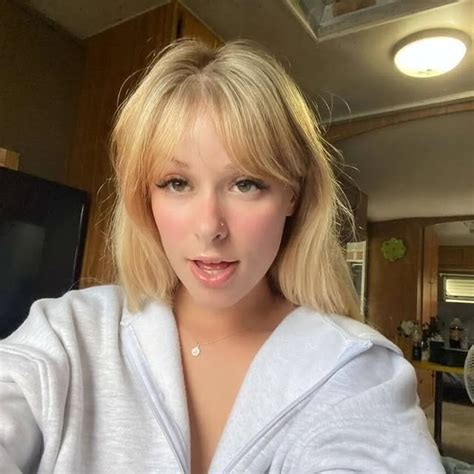 Girly💕 Cutesunshinexox • Threads Say More