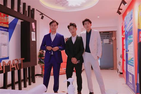 2021年播音主持艺考服装穿搭攻略，拿证的人这样穿→ 知乎