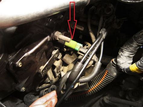 Где датчик температуры ОЖ в Ситроен С5? — 3 ответа