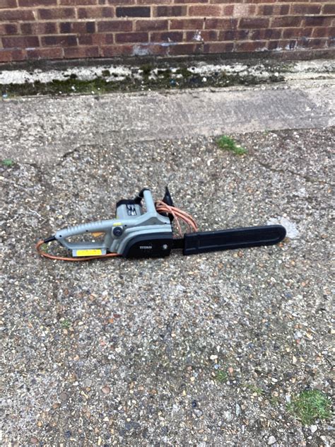 Titan Electric Chainsaw Badgers Auctions On Site And Online Auctions In High Wycombe