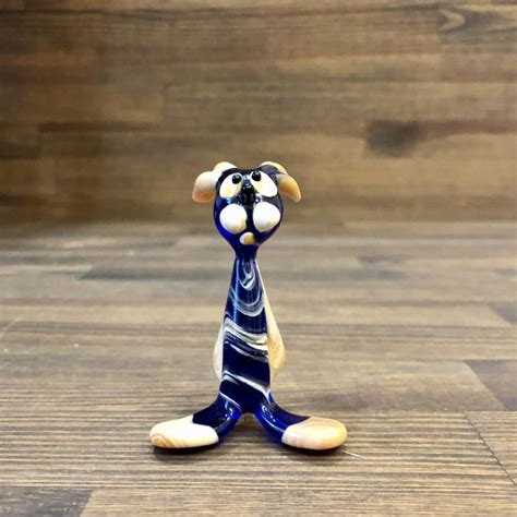 Фігурка кріль кроль кролик здивований середній висота 6 7 см скло символ року — ціна 140