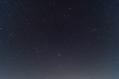 노출 부족 밤 하늘 낮은 빛 사진입니다 어두운 하늘에 별과 별자리의 많은 깊은 하늘의 스톡 사진입니다 0명에 대한 스톡 사진 및 기타 이미지 Istock