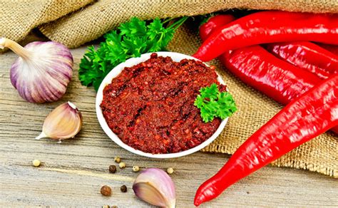 ცხარე აჯიკას მხოლოდ ამ რეცეპტით ვამზადებ პიკანტური გემო და არომატი სიცხარის მოყვარულთათვის