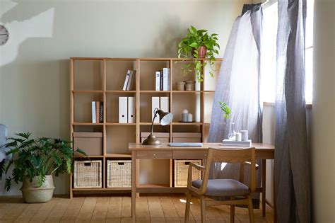 집 안의 작은 사무실 홈 오피스 인테리어