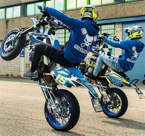 Grenzgaenger Wheelie Wheelies Ride Supermoto Stunt Motorcycle