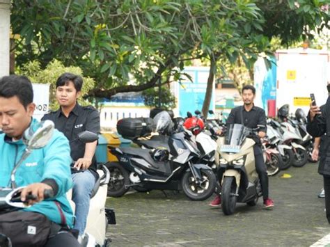 Rokok Hs Produk Legal Resmi Yang Mendukung Ekonomi Dan Mengurangi