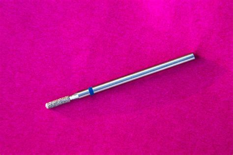 매니큐어 및 페디큐어 기기 및 액세서리 핑크 배경에 커터 밀링 네일 케어 개념입니다 개성 개념에 대한 스톡 사진 및 기타 이미지 개성 개념 건강관리와 의술 권위