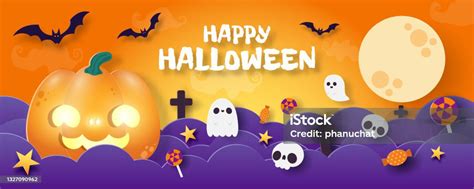 해피 할로윈 배너 종이 컷 스타일 배경 벡터 일러스트레이션 야간 구름과 호박과 재미있는 파티 축하 초대 판매 프로모션 웹 및 텍스트 장소 10월에 대한 스톡 벡터 아트 및