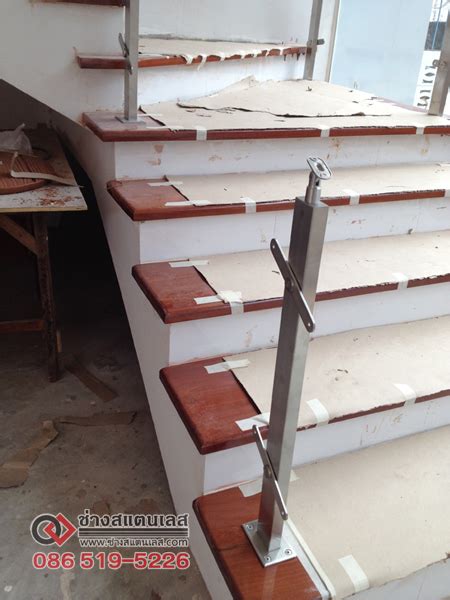 หน้างานเจริญราษฎร์ครับ จัดเตรียมวางงานราวบันไดกระจกเทมเปอร์เสาสแตนเลส และราวระเบียงกระจกเทมเปอร์