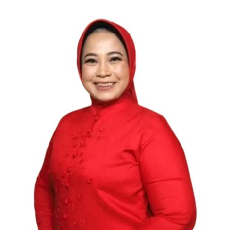 Wiwin Sumrambah Istri Mantan Wakil Bupati Jombang Raih Kursi Di Dprd