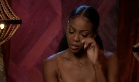 Who Got The Bachelors First Impression Rose Lea Impresses Joey Tv