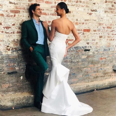 Gulung Tikar 4 Fakta Di Balik Tutupnya Label Desainer Zac Posen