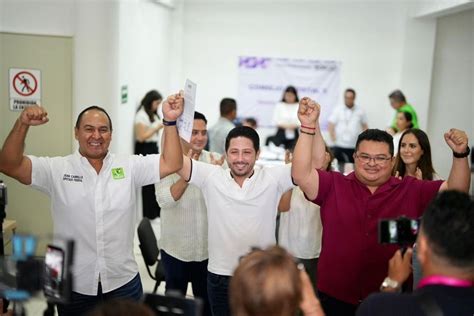 Recibe Renán Sánchez Constancia Como Diputado Electo Del D11 Triplica