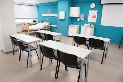 ΜΗΤΡΟΠΟΛΙΤΙΚΟ ΚΟΛΛΕΓΙΟ Campus ΠΕΙΡΑΙΑ Φωτογραφίες Το Μεγαλύτερο Κολλέγιο Πανεπιστημιακών