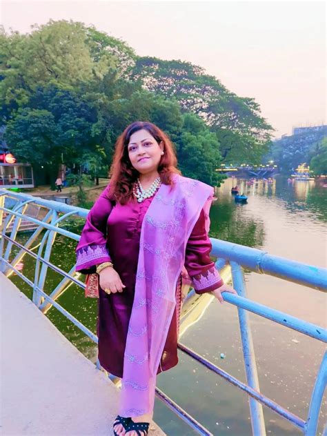 আঁট থেকে আঁশি সকল বন্ধুদের আড্ডা গ্ৰুপ পাকিস্তানি স্টাইলে সালোয়ার তা গত ঈদের আজ গোচ গাছ করার