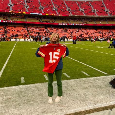 Celebrities Showing Their Love For The Kansas City Chiefs Taylor Swift