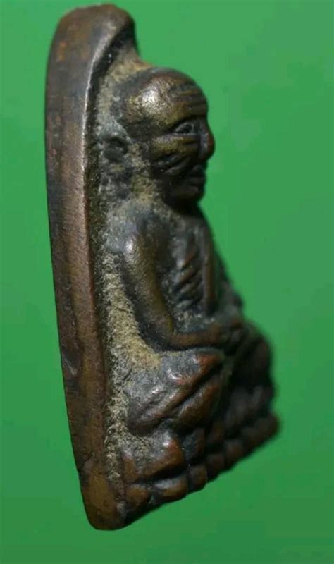 พระเครื่องหลวงปู่ทวด เตารีดใหญ่พิมพ์ A ปี 05 ติดต่อ สราวุฒิ 0944789202 Ennxo