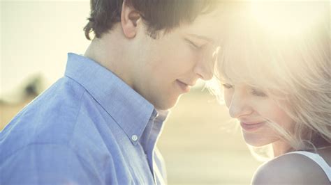 Howtokeepyourgirlhappy Twitter Trending Topic Hashtag Glamour