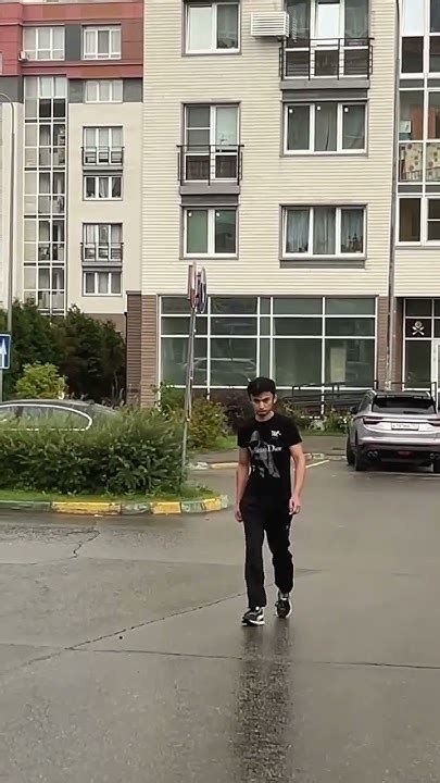 Мигрант избил девушку потому что она была в шортах московскаяобласть Youtube