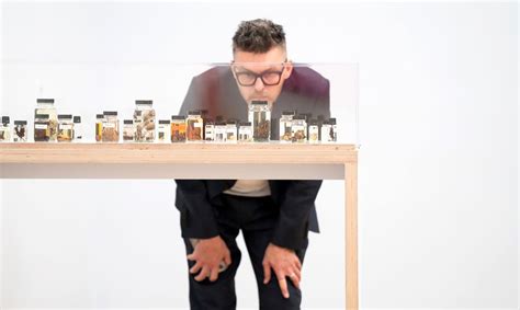 Тема заботы выходит в мейнстрим в Лондоне открыта выставка 15 художников с инвалидностью The