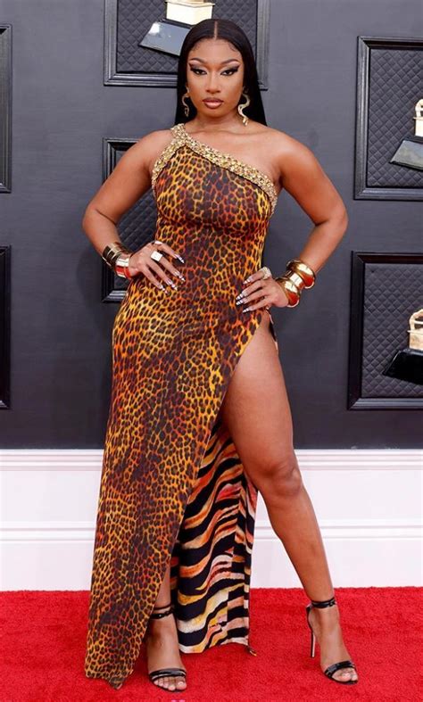 Megan Thee Stallion Body Size Waist Hips Bra Height Weight