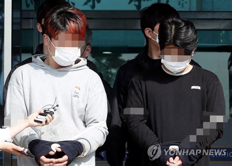 검찰 송치되는 장애인 살해·암매장 피의자들 연합뉴스