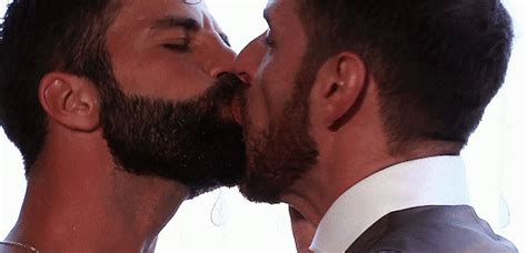 Photo Men Kissing Page 2 Lpsg