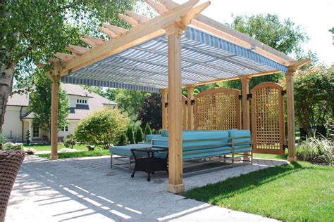 Retractable Canopy Or Awning Whats The Difference